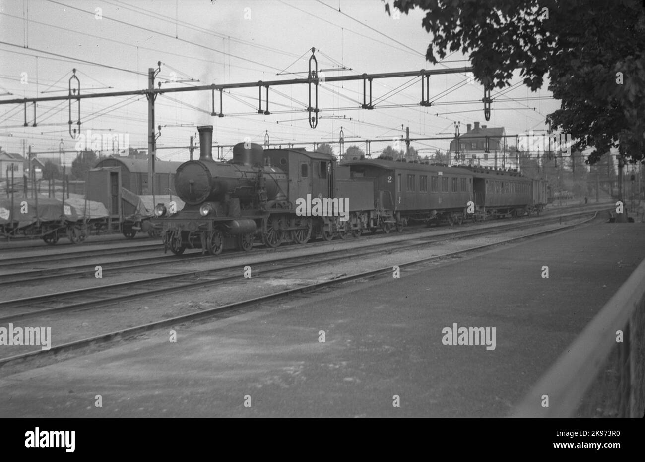 Bangården in Krylbo. Bergslagerna Railways, BJ C3 73, wagons BJ BCO1 40 ...