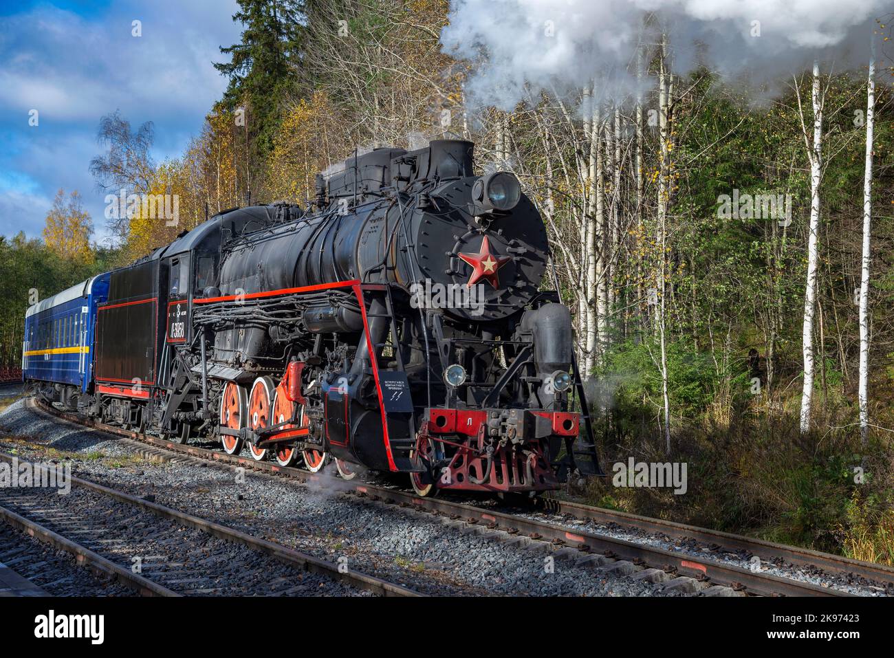 RUSKEALA, RUSSIA - OCTOBER 09, 2022: Old steam locomotive in motion ...