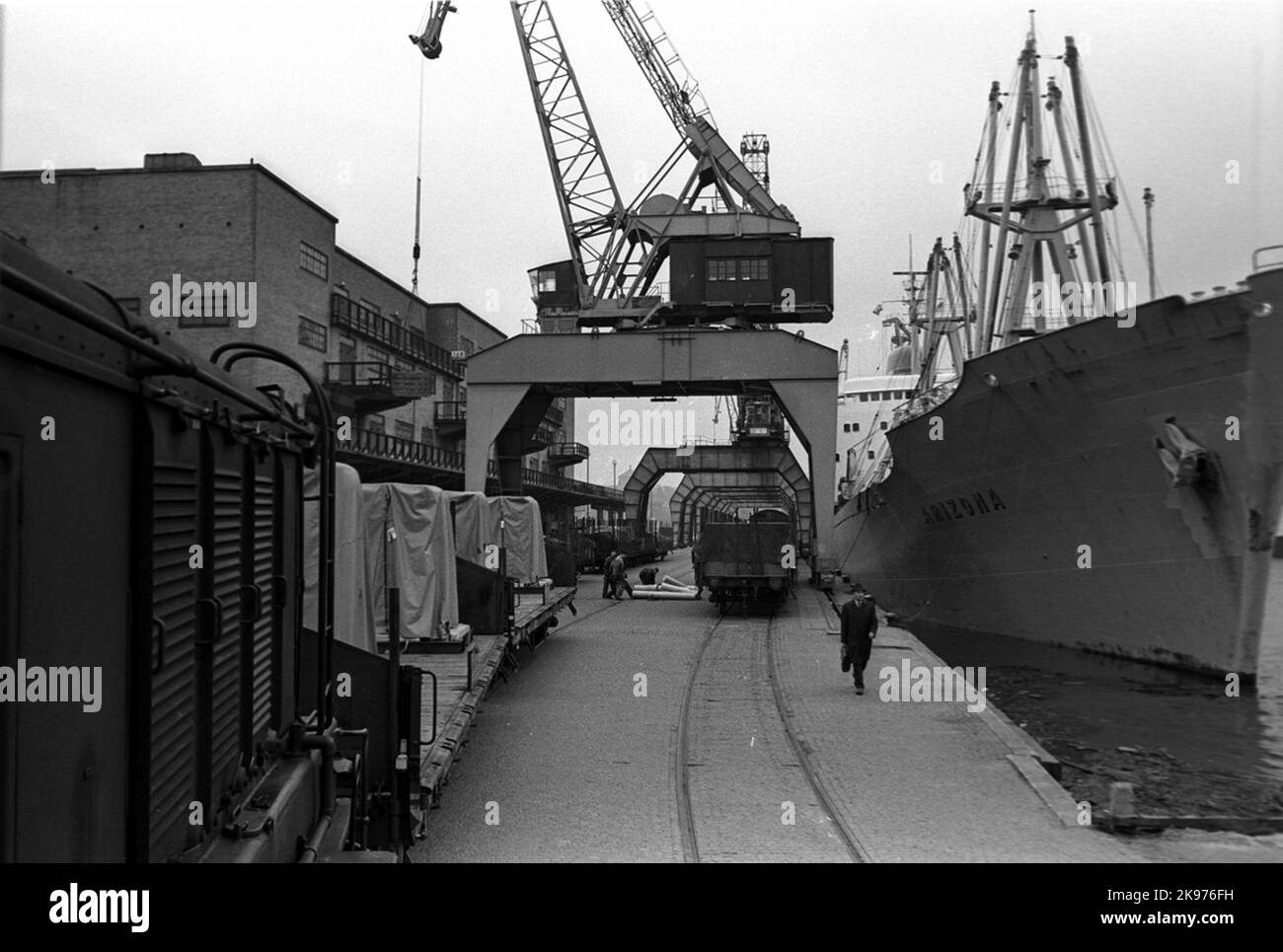 Transport of uranium containers Stock Photo - Alamy