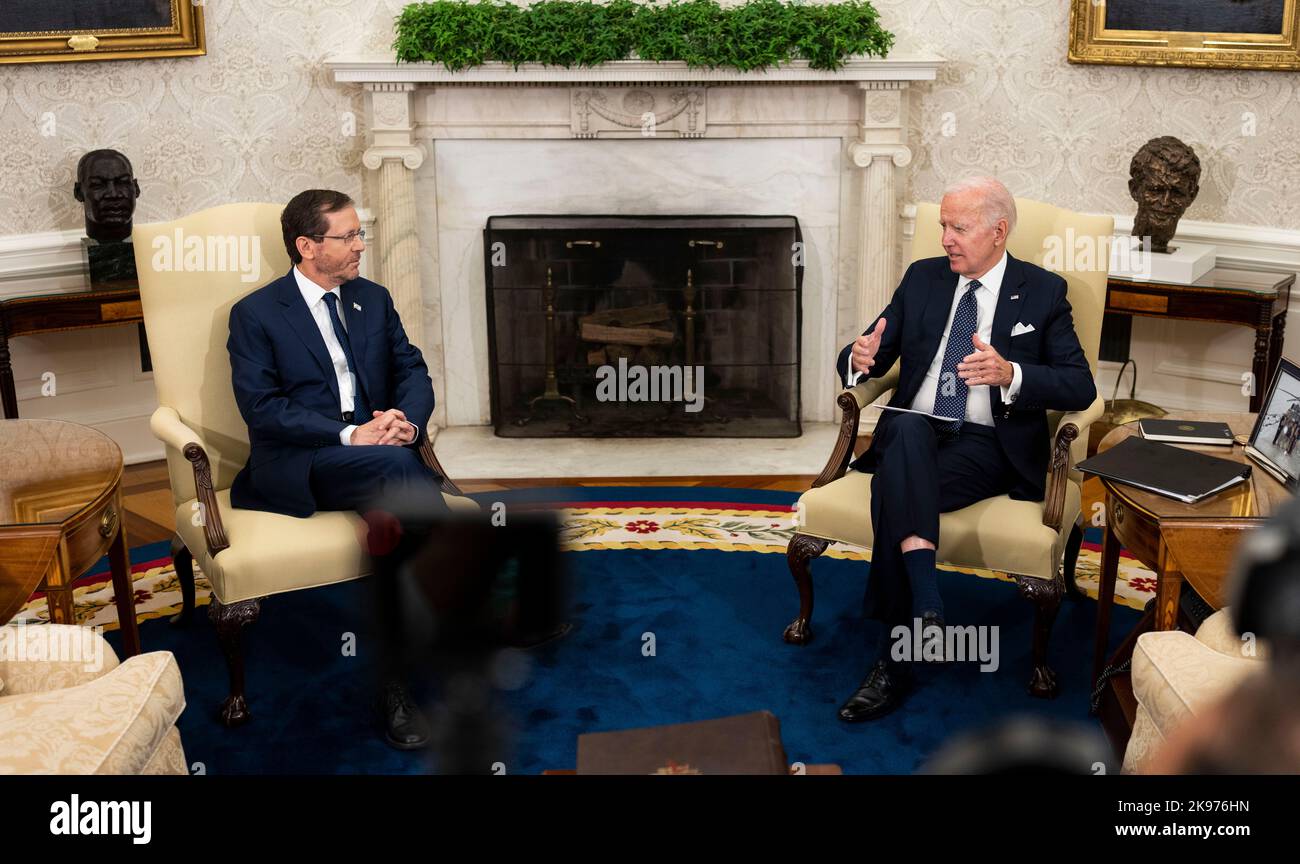 President Joe meets with President Isaac Herzog of Israel in the Oval ...