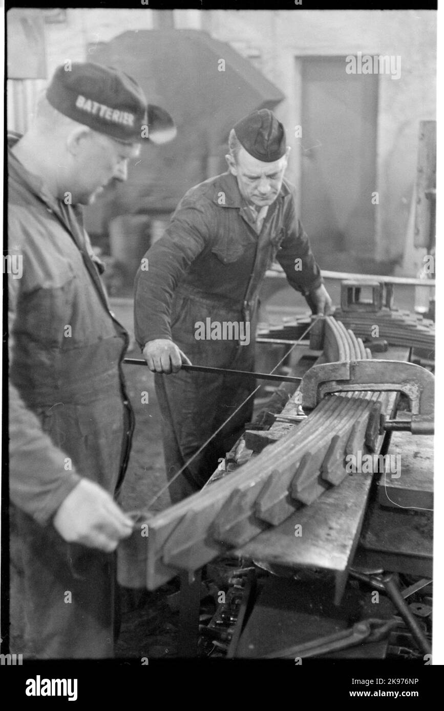 Leaf spring suspension hi-res stock photography and images - Alamy