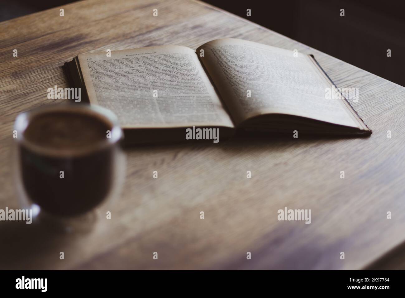 Cozy library hi-res stock photography and images - Alamy