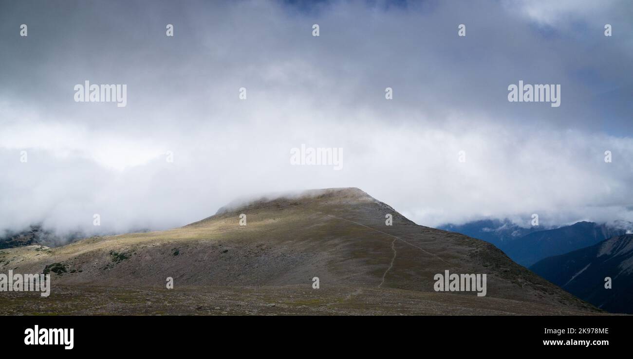 Early Autumn weather over Burroughs Mountain 2 in Mt. Rainier National ...
