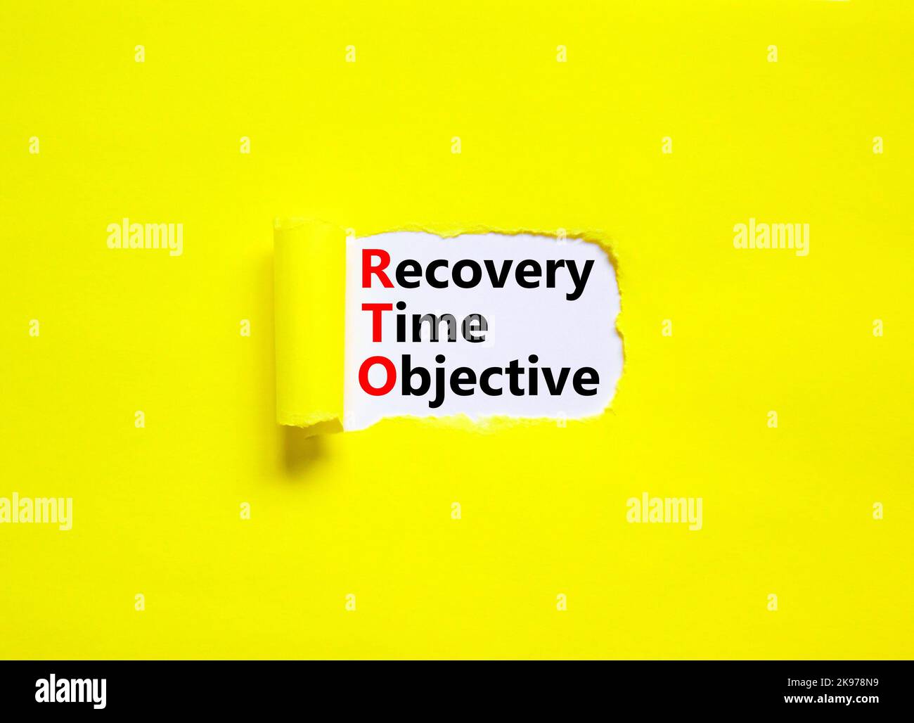 RTO recovery time objective symbol. Concept words RTO recovery time ...