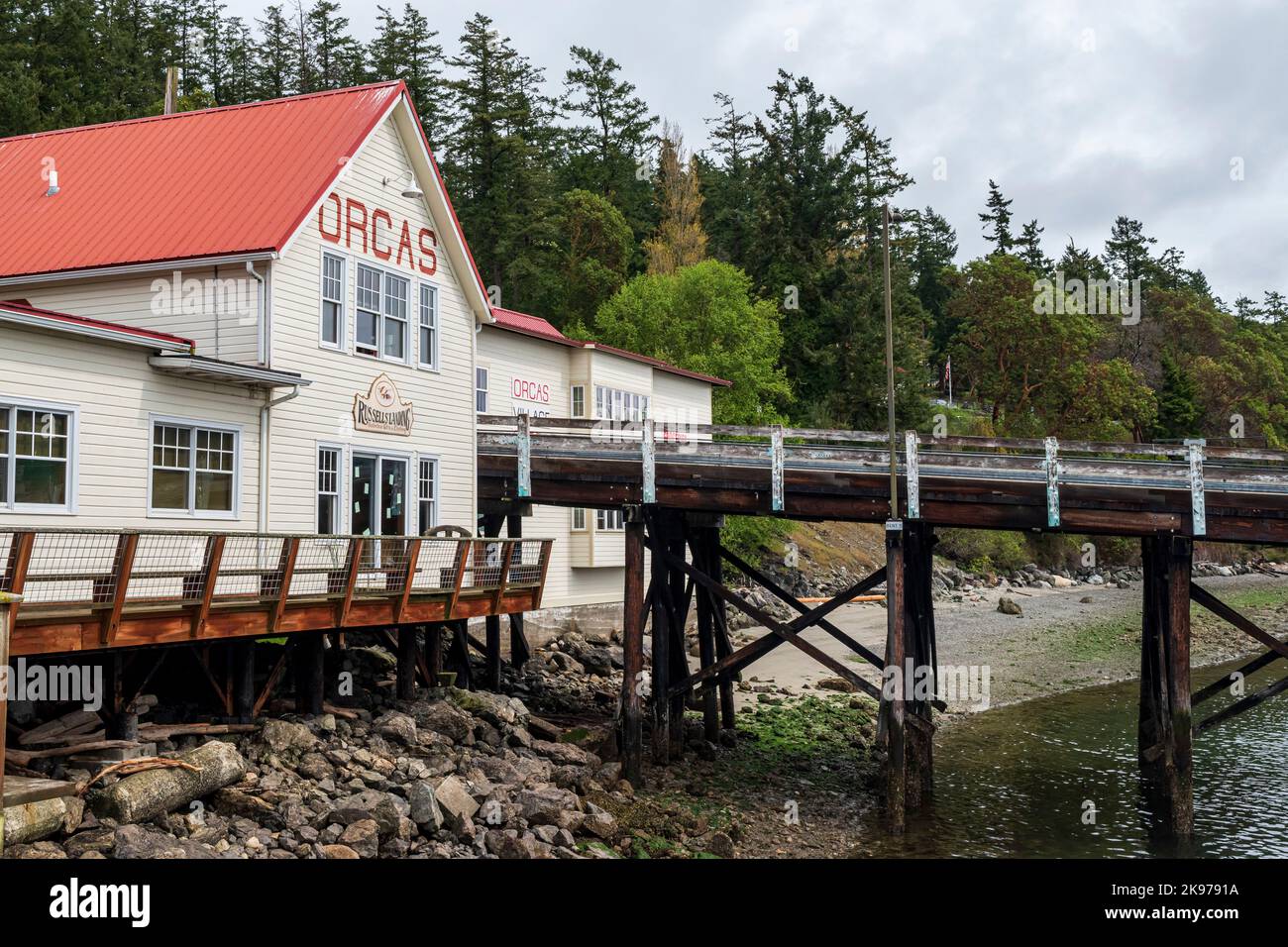 Russells Landing village store and ferry ramp at Orcas Island ...