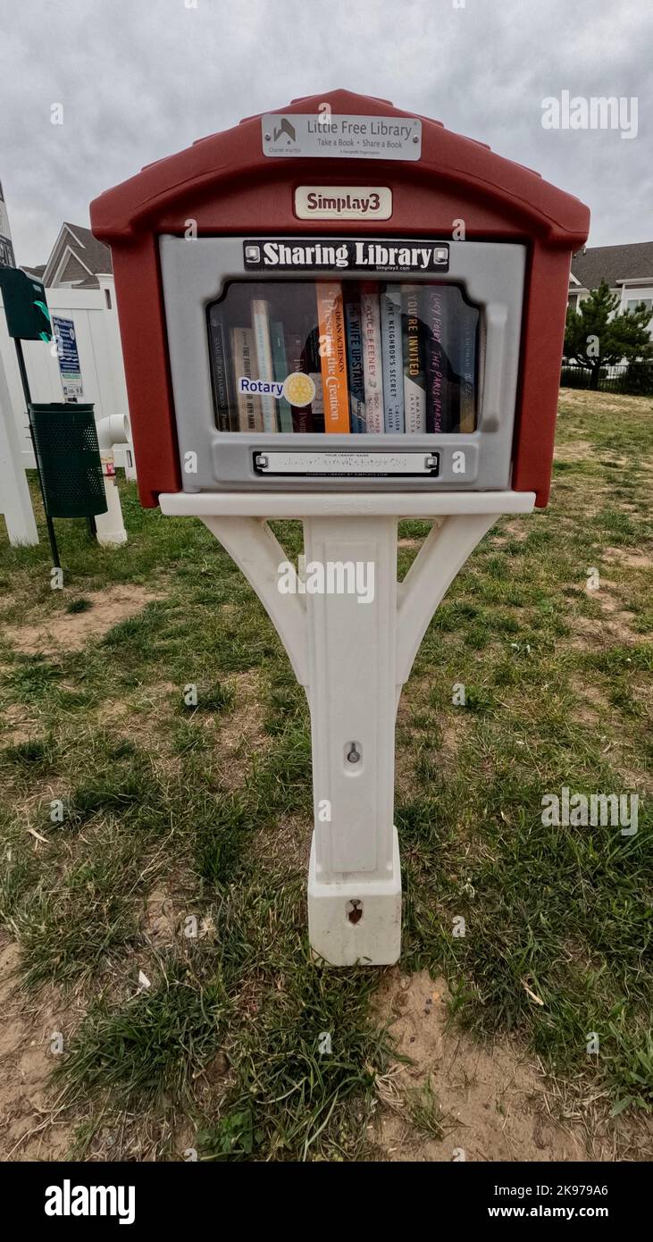 Free lending library hi-res stock photography and images - Alamy