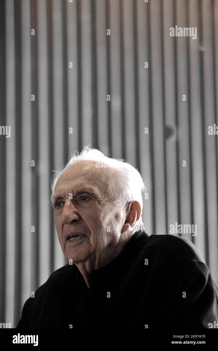 Pierre soulages museum french artist hi-res stock photography and ...