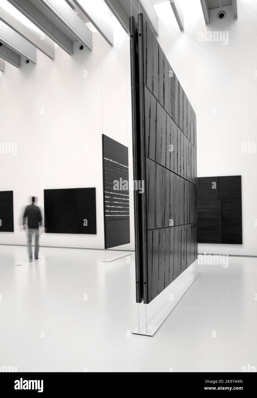 Pierre soulages painting hi-res stock photography and images - Alamy