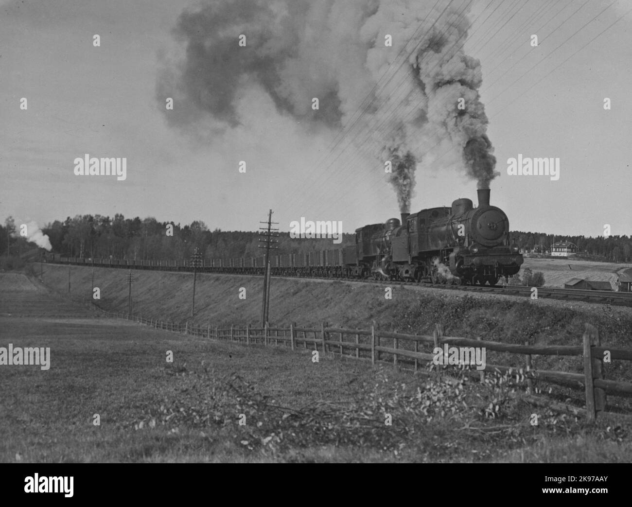 Ore train. Double steam locomotive with Gävle - Dala Railway, GDJ Lok ...