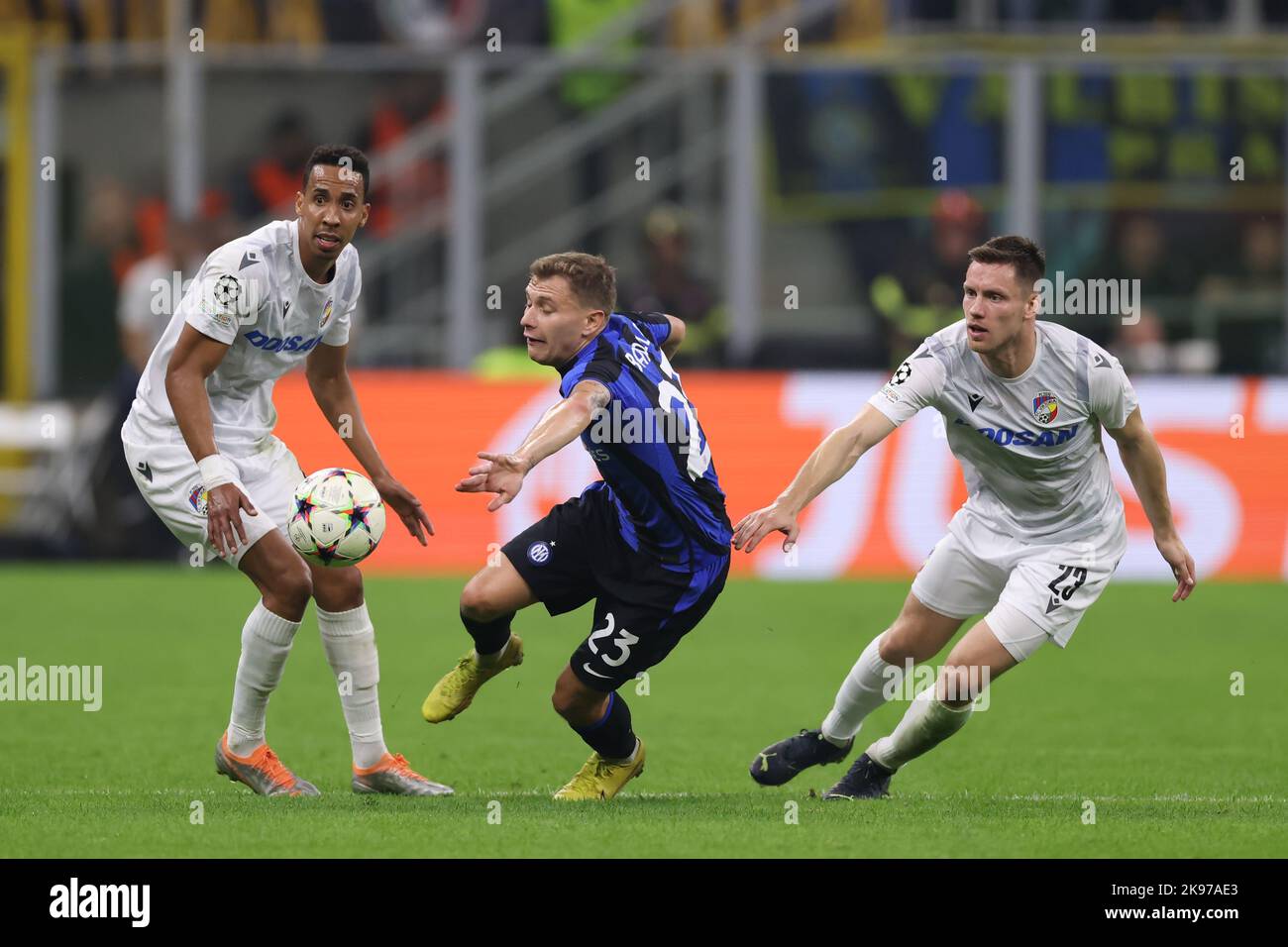 Milan, Italy, 26th October 2022. Nicolo Barella of FC Internazionale ...