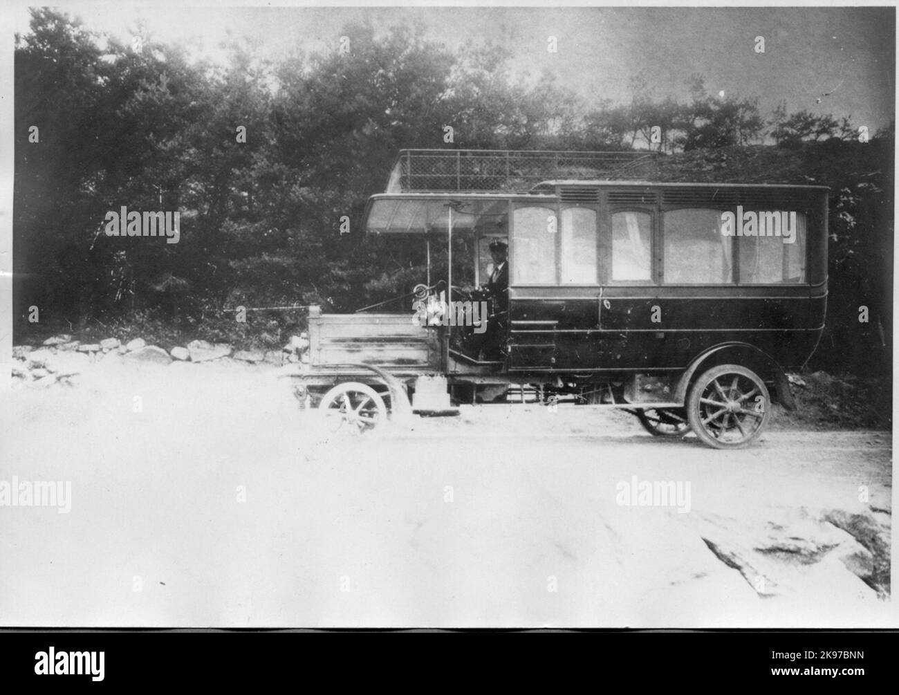 Bus of older model that went between Tanum station and Grebbestad 1911 ...