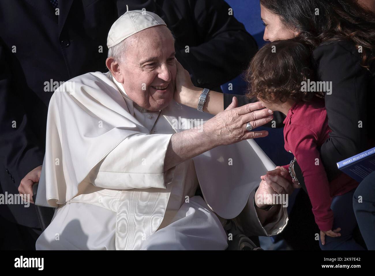 Vatican City, Vatican , 26 October 2022. Pope Francis caresses a little ...