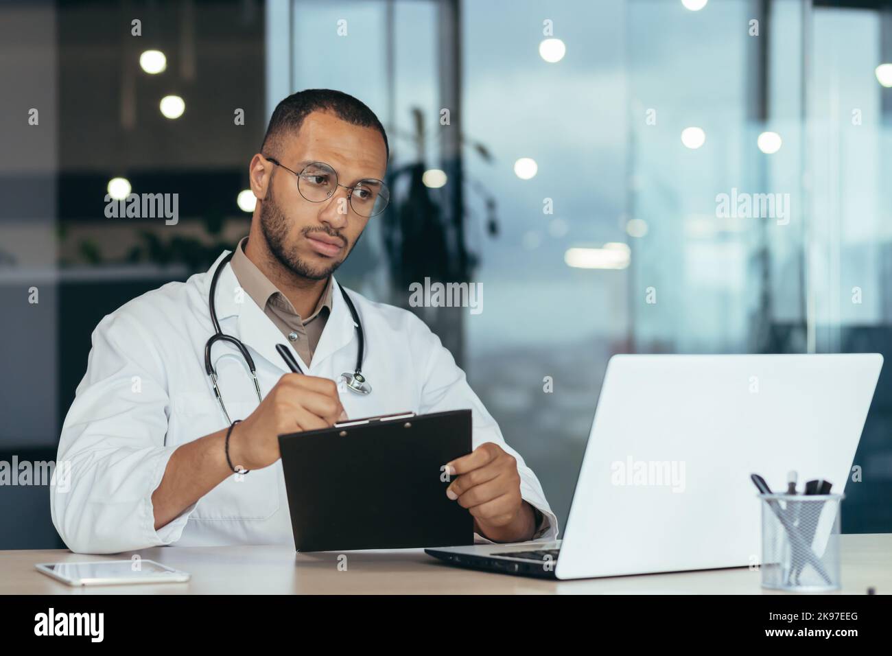 Indian man doctor hi-res stock photography and images - Alamy