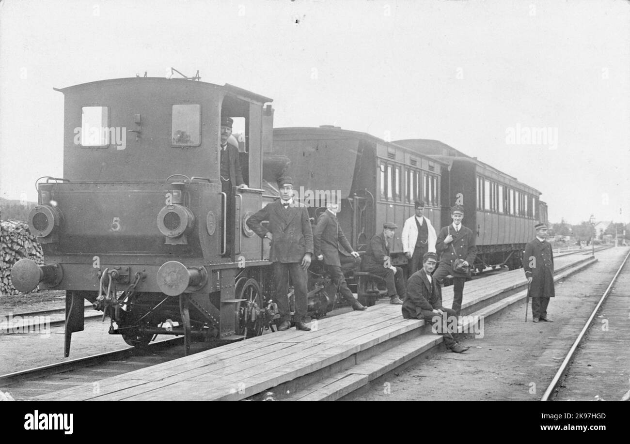 BHJ, Borås - Herrljunga Railway, BHJ Lok 5 by train consisting of wagon ...