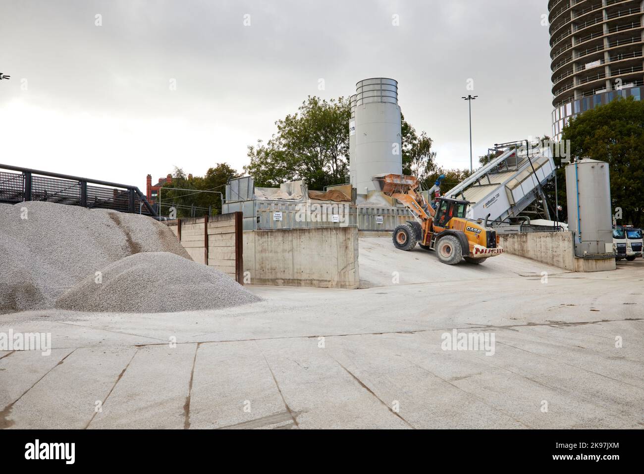 Stone aggregates in Manchester city centre to make cement in volumes ...