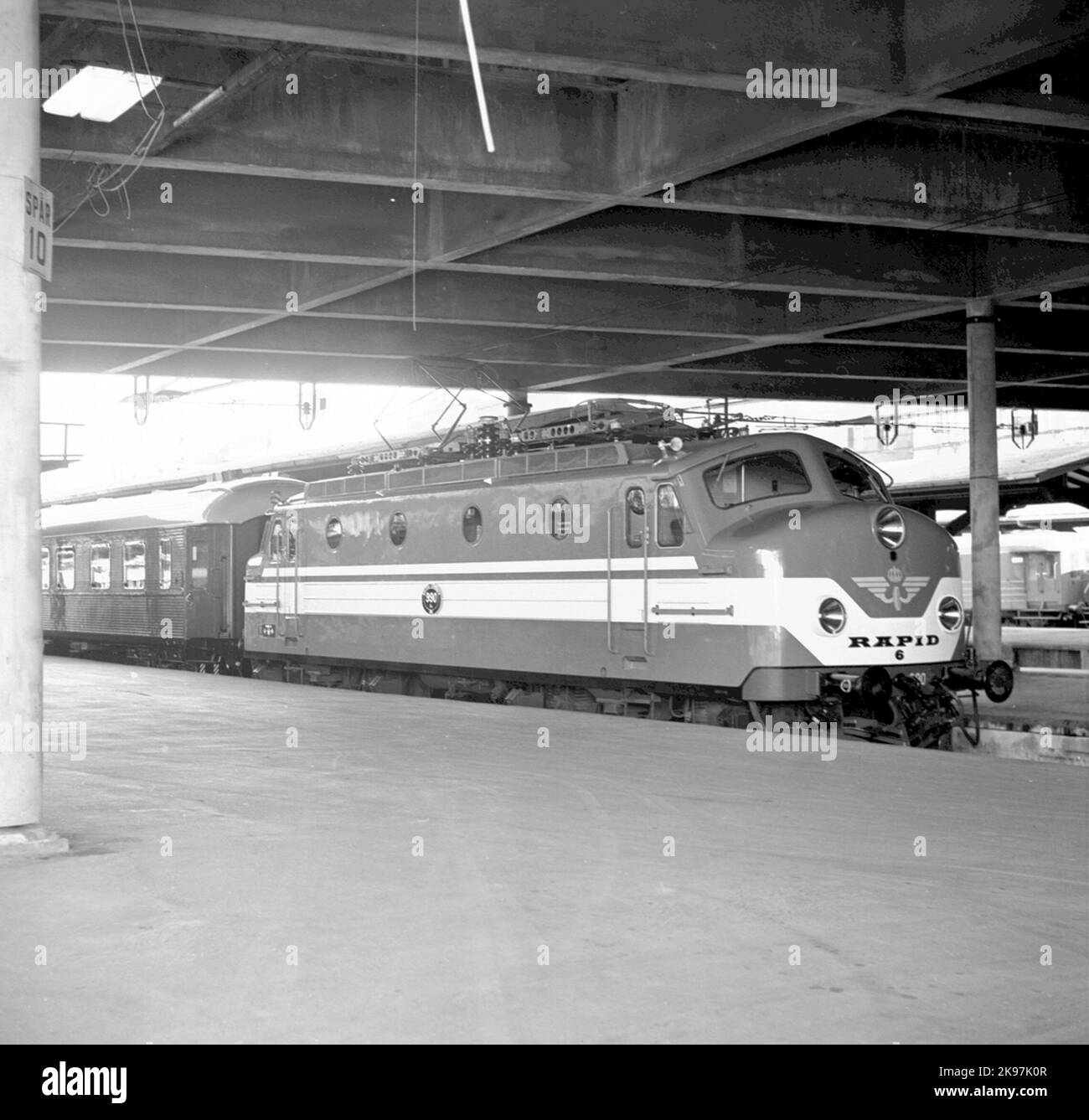 State Railways, SJ RA 990 "Rapid 6", track 10, Stockholm Central Stock ...