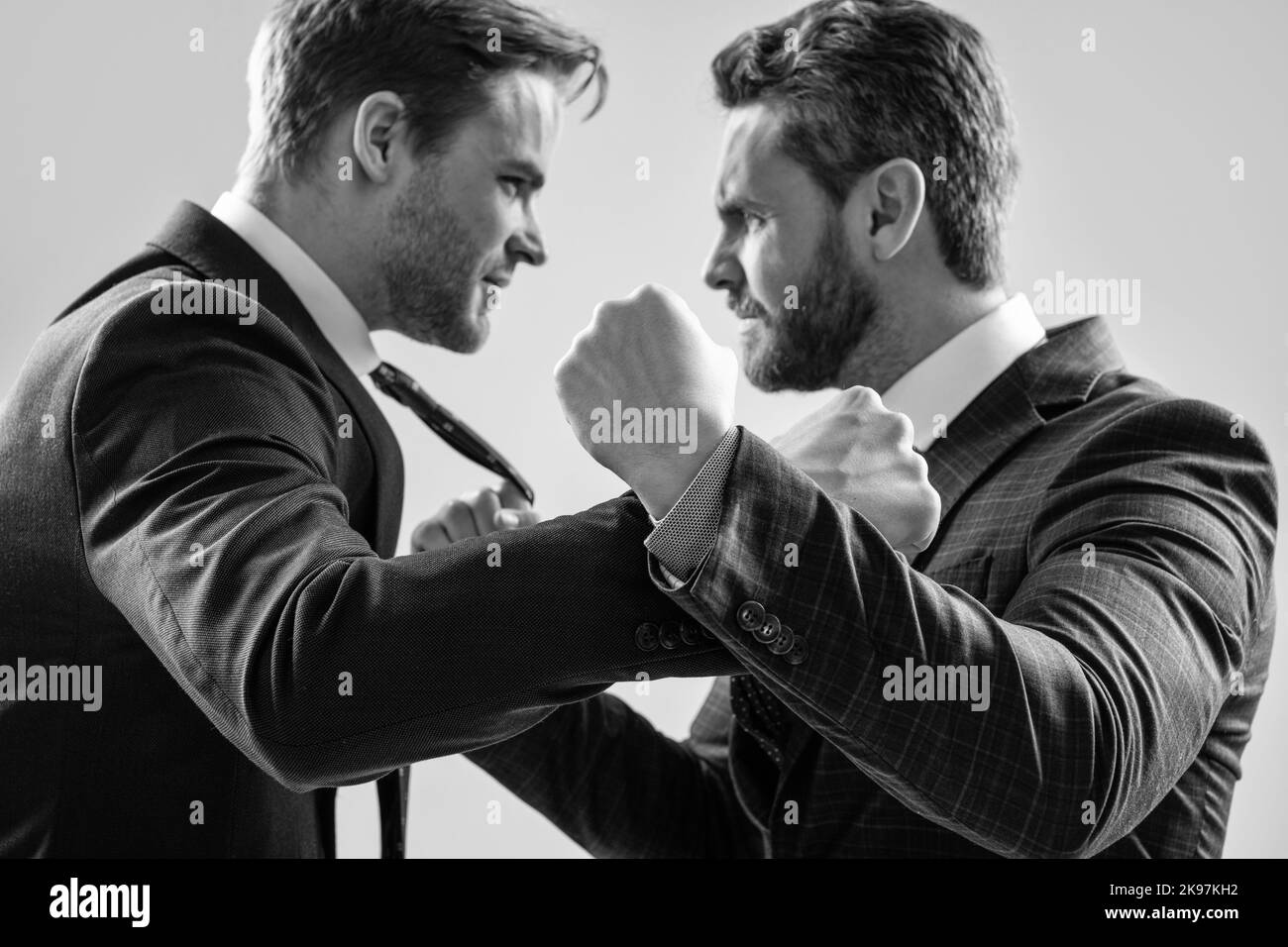 Fist fight men hi-res stock photography and images - Alamy