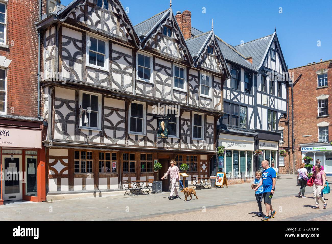 16th century robert raikess house pub southgate street gloucest hi-res ...