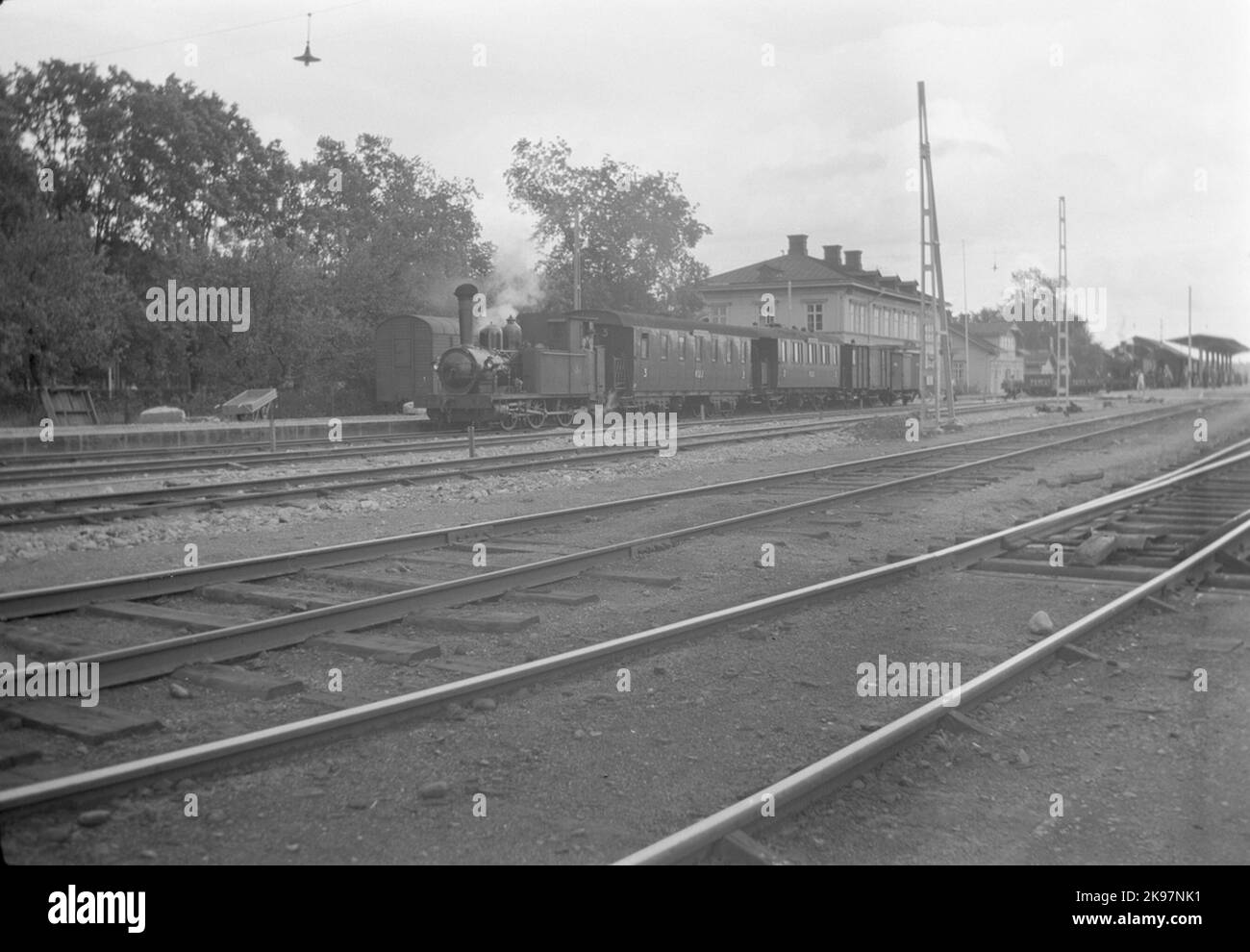 Kuj 6 with passenger trains.kuj, Köping - Uttersbergs Railway Stock ...