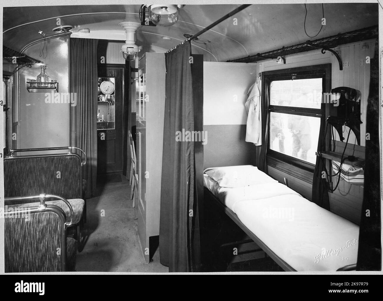 The expedition on the army hospital train Stock Photo - Alamy