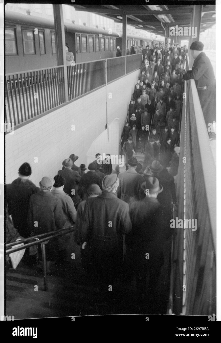 Way platform Black and White Stock Photos & Images - Alamy