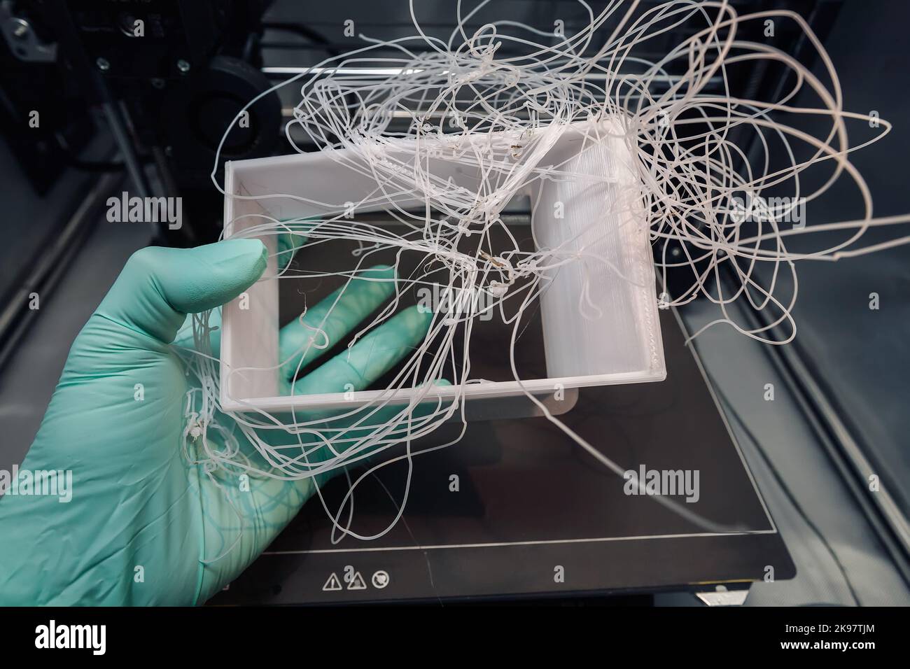 Removing A Failed 3d Print From The Printer Due To Poor Temperature