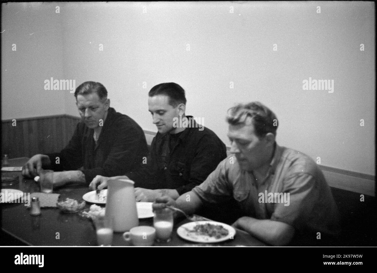 Ship personnel meal hi-res stock photography and images - Alamy