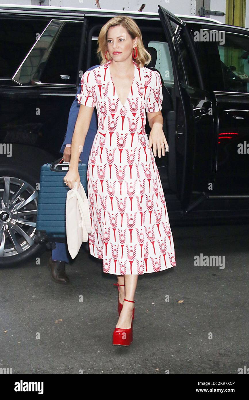 Elizabeth Banks Outside Of CBS Studios -PICTURED: Elizabeth Banks ...