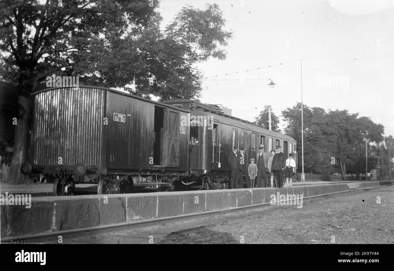 Tidaholms Railway, TJ dieselelectric motor car and luggage wagon TJ f ...