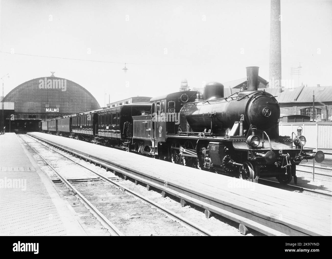 Malmö - Simrishamns Railway, MSJ LOK 21 with passenger train A 24/25 ...