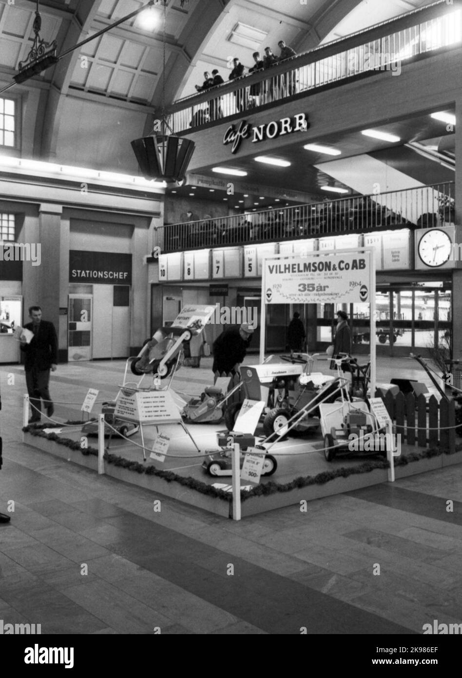 Jubilee's exhibition of garden machines. The northern part of the Great ...