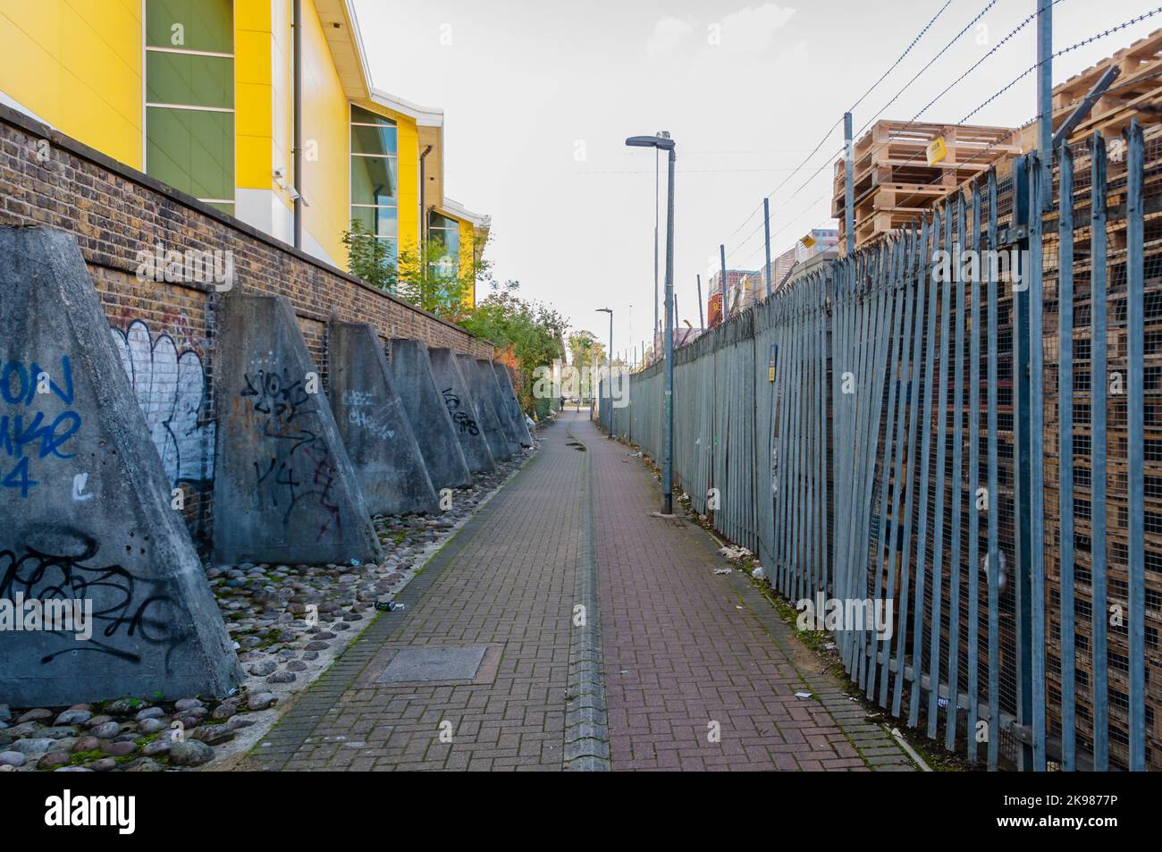 River Roding riverside path from Ilford to Barking quay at Harts Lane ...