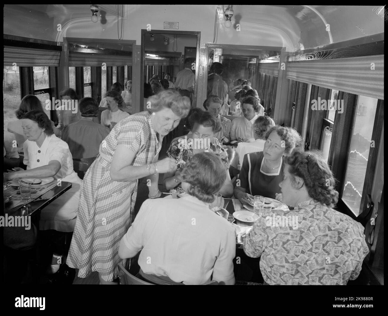 Serving in restaurant carriage hi-res stock photography and images - Alamy