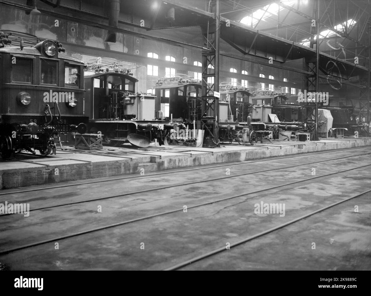 The State Railways, SJ UB locomotives during building and SJ OE 59 ...