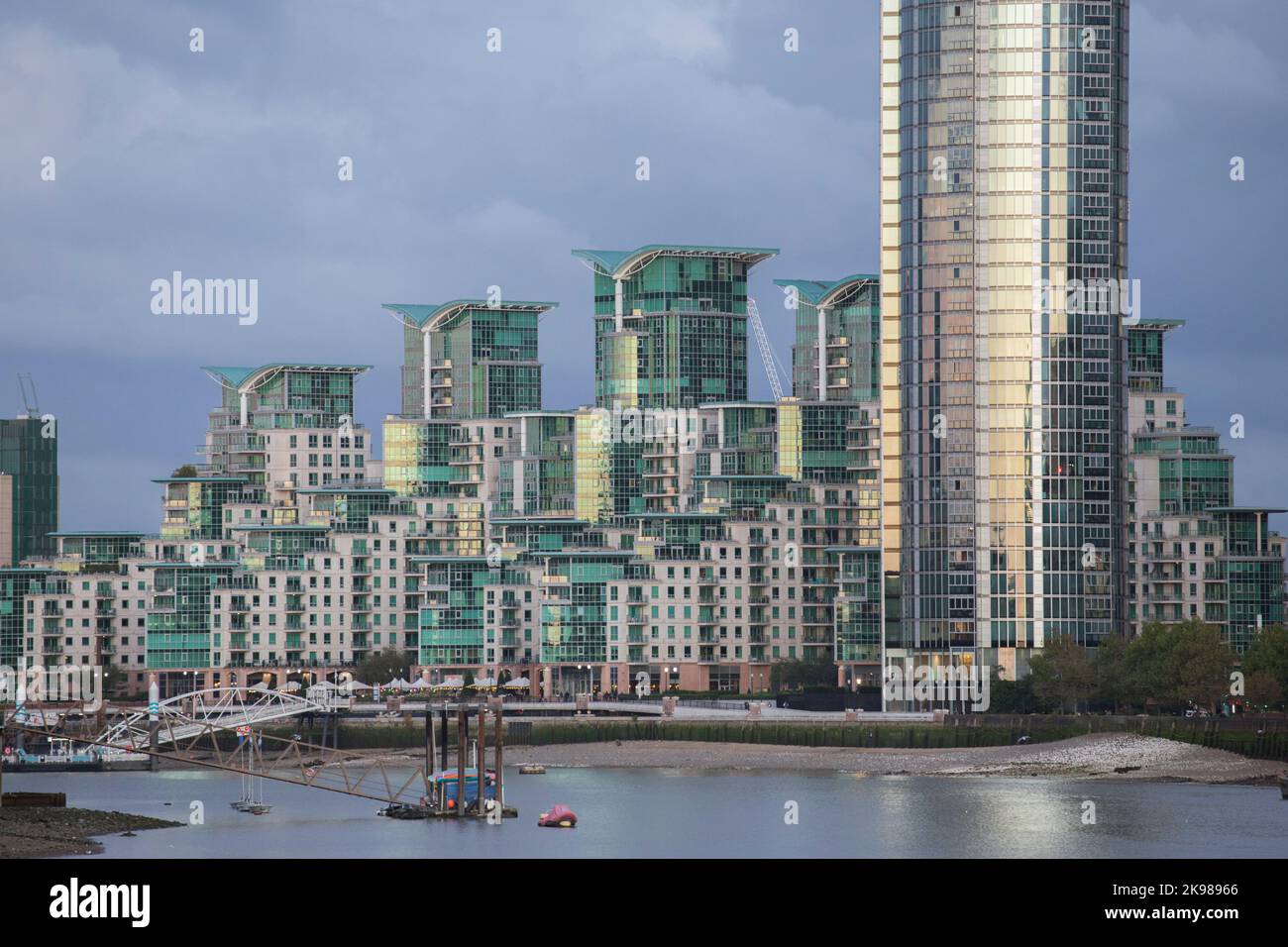 St George Wharf Tower Stock Photo - Alamy