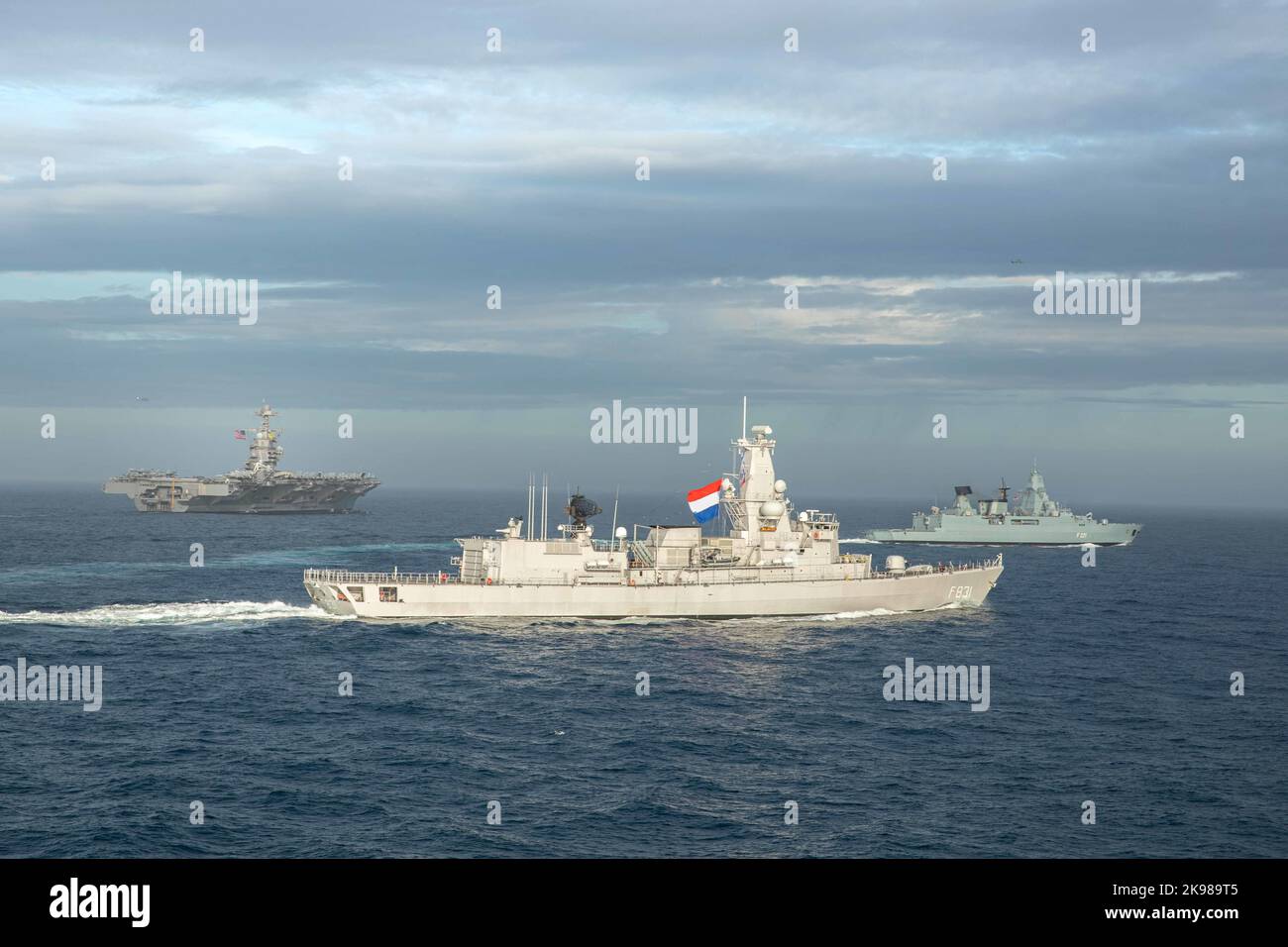 221025-N-LK647-1220 ATLANTIC OCEAN—A view from the Ticonderoga-class ...