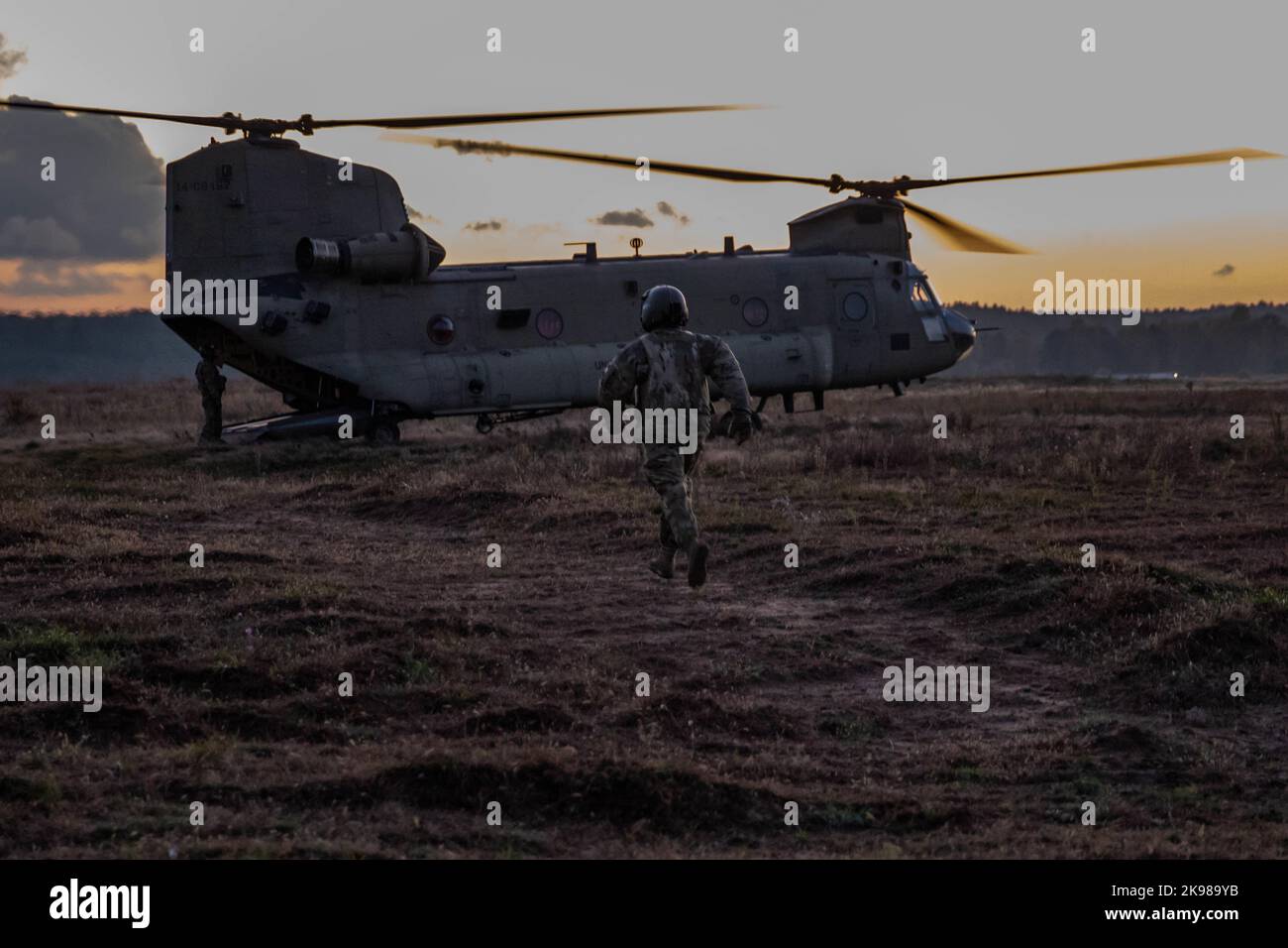 A U.S. Soldier assigned to 2nd Battalion, 501st Aviation Regiment, 1st ...