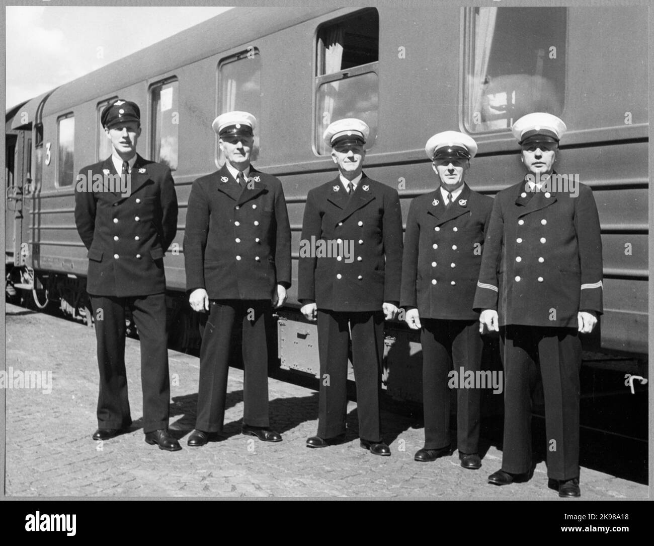 The Israelsson family - five railways. From left station guy Rune, Dad ...
