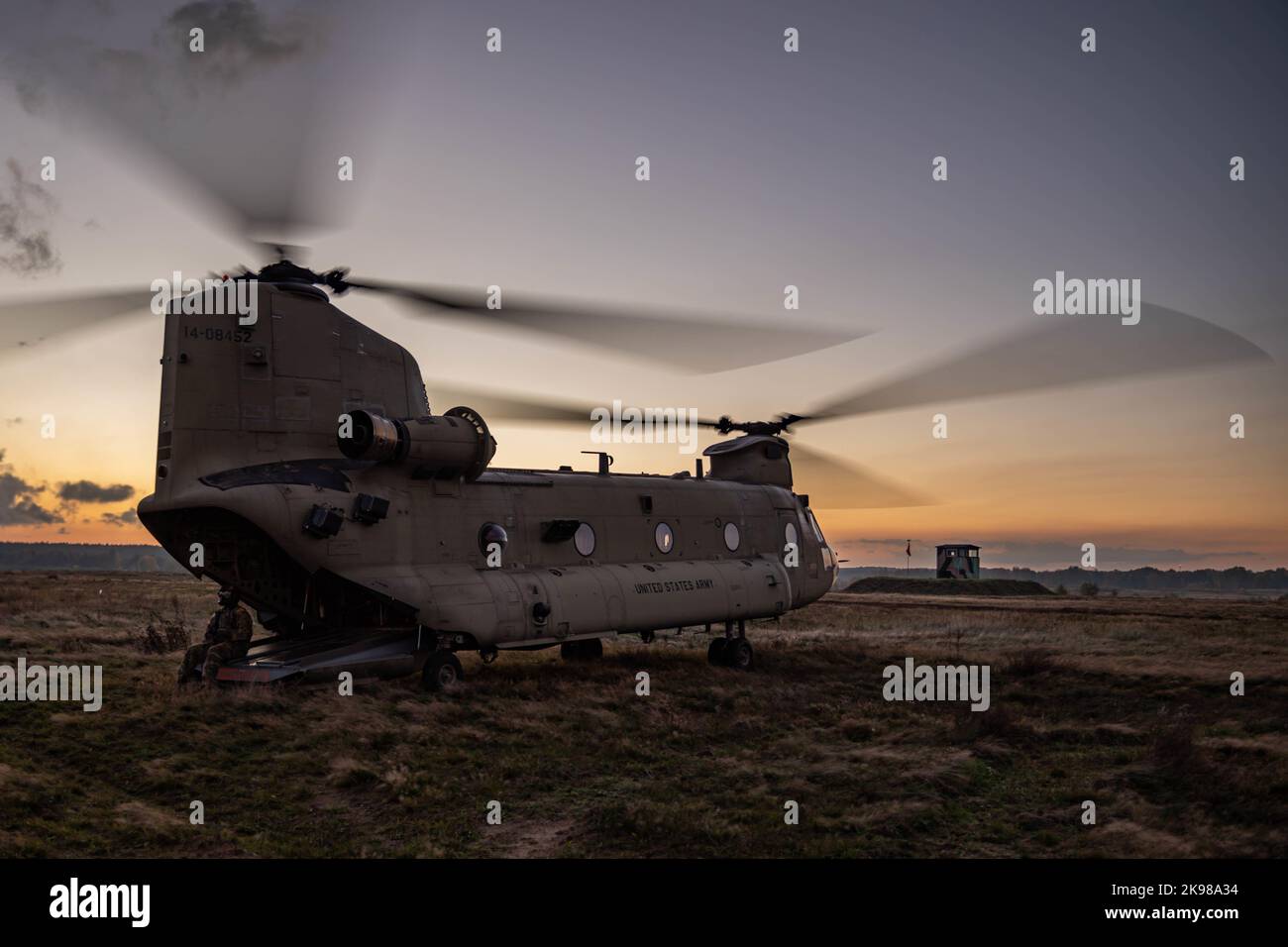 U.S. Soldiers assigned to 2nd Battalion, 501st Aviation Regiment, 1st ...