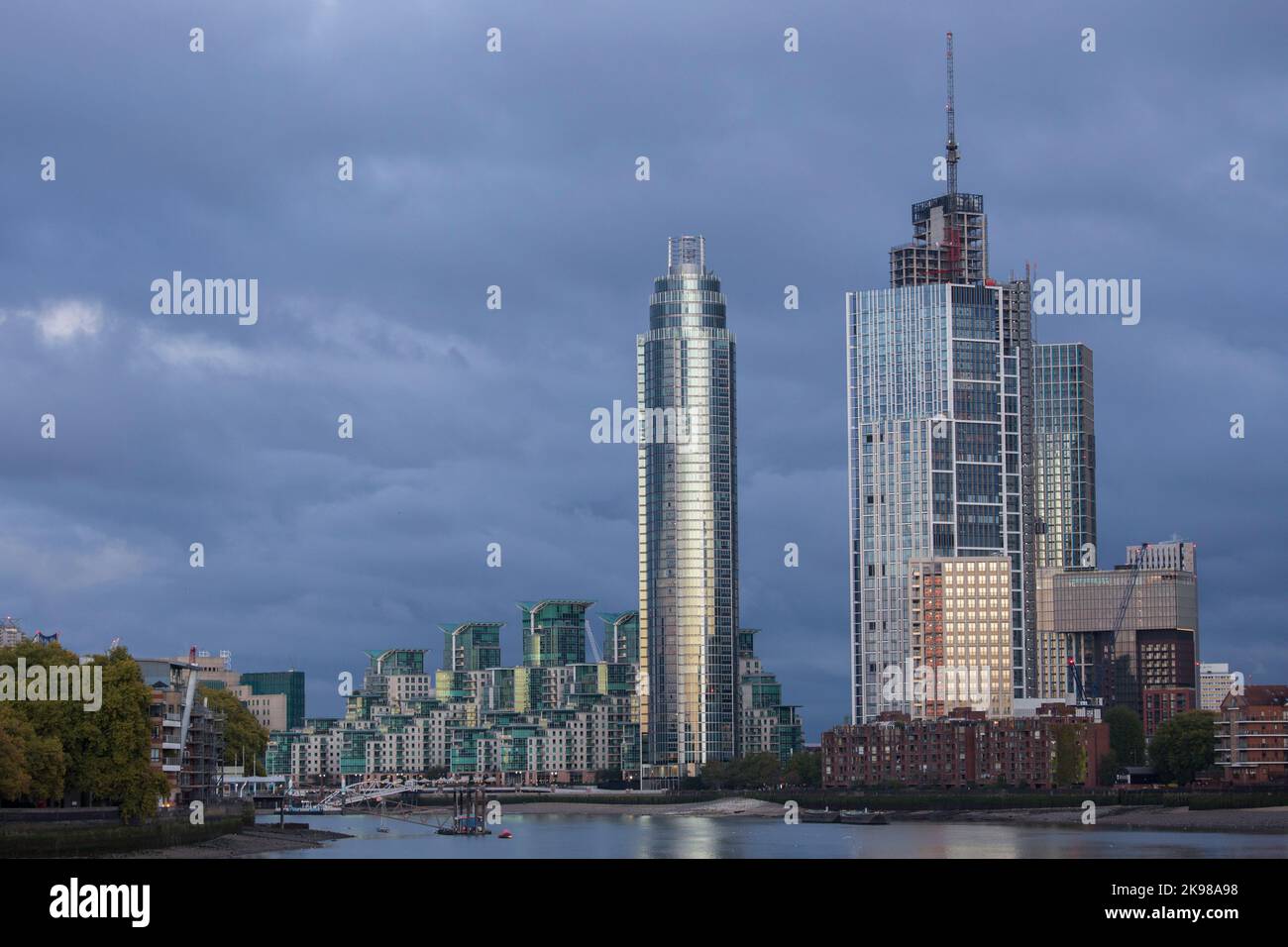 St George Wharf Tower Stock Photo - Alamy