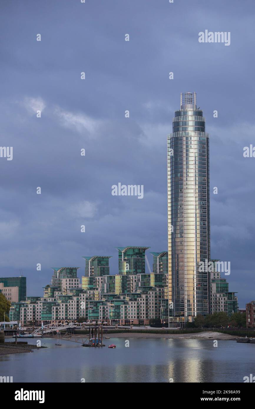 St George Wharf Tower Stock Photo - Alamy