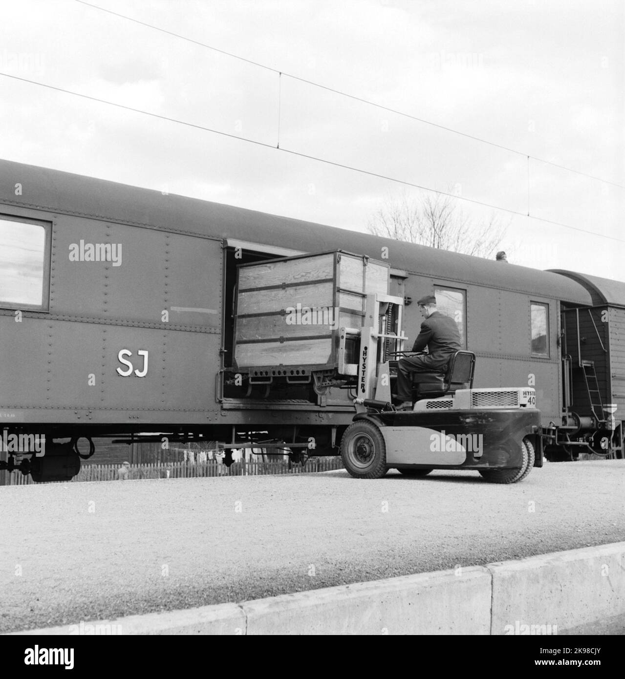 Container loading and unloading systems hi-res stock photography and ...
