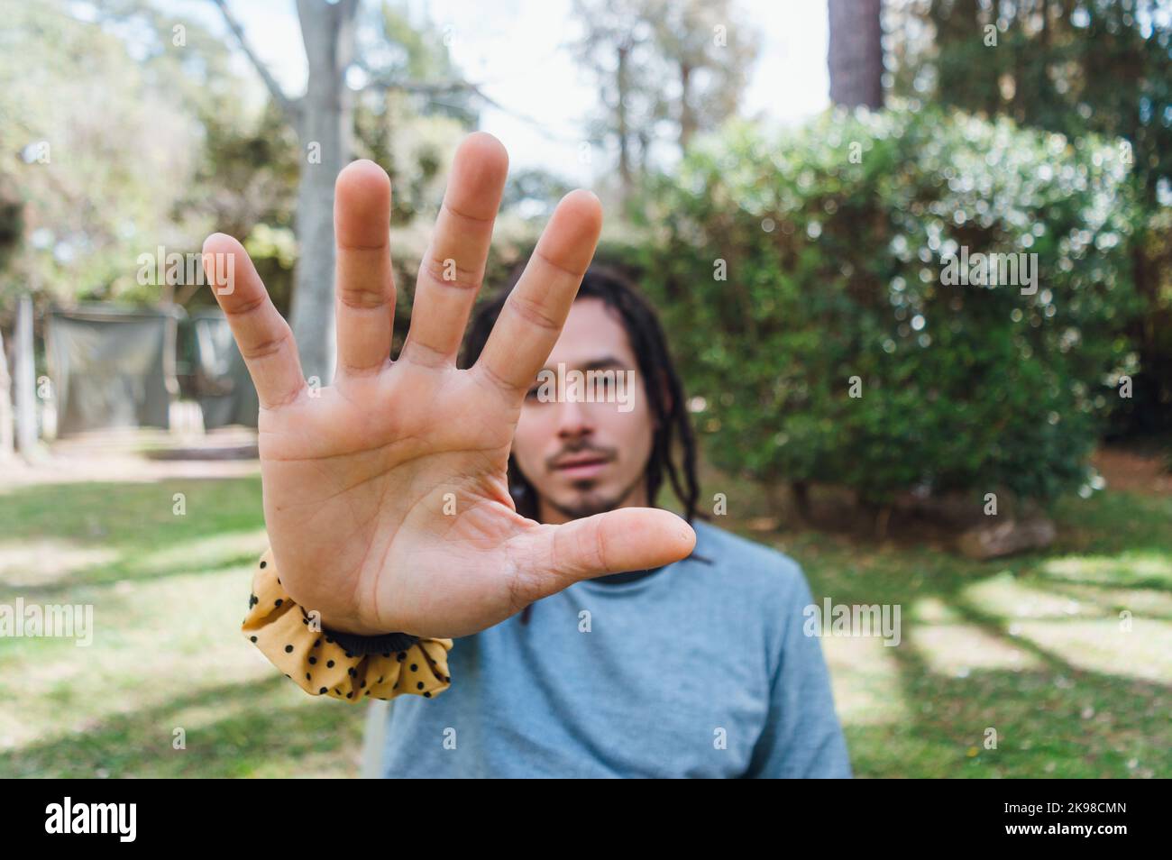 Hand outstretched hi-res stock photography and images - Alamy