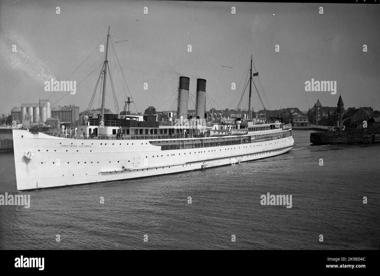 S/S "Queen Victoria" after rebuilding 1939-1945 Swedish Navy. Help ...