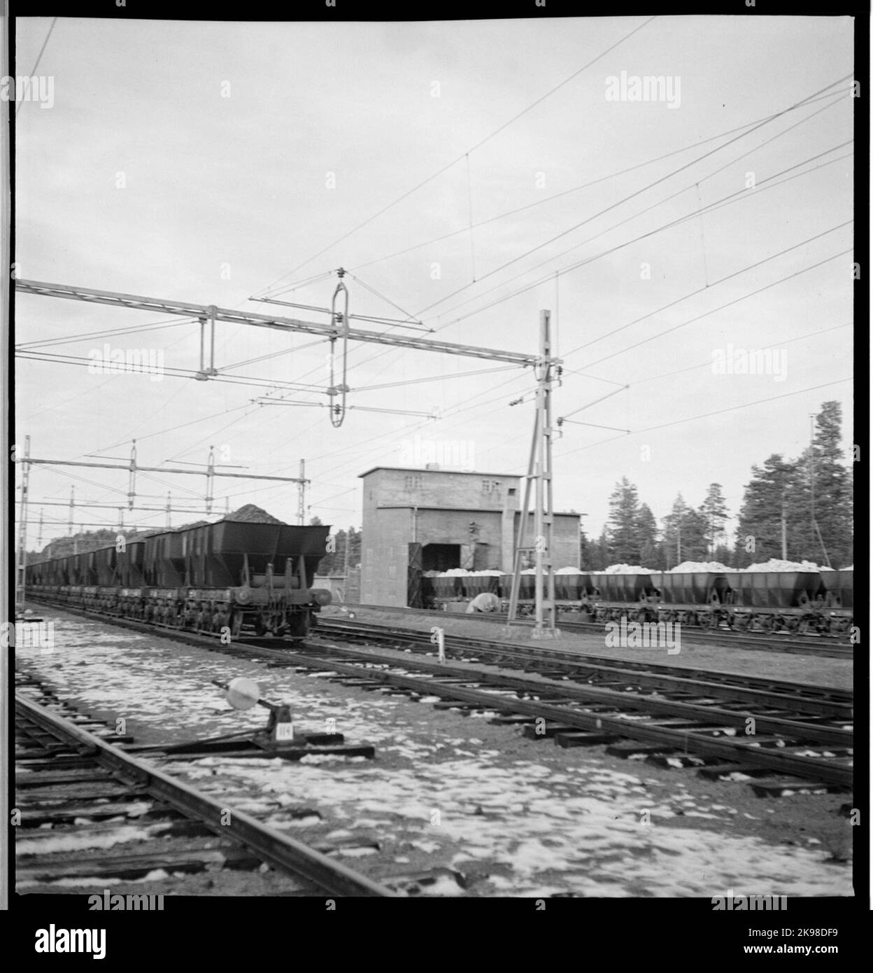 Loaded freight wagons hi-res stock photography and images - Alamy