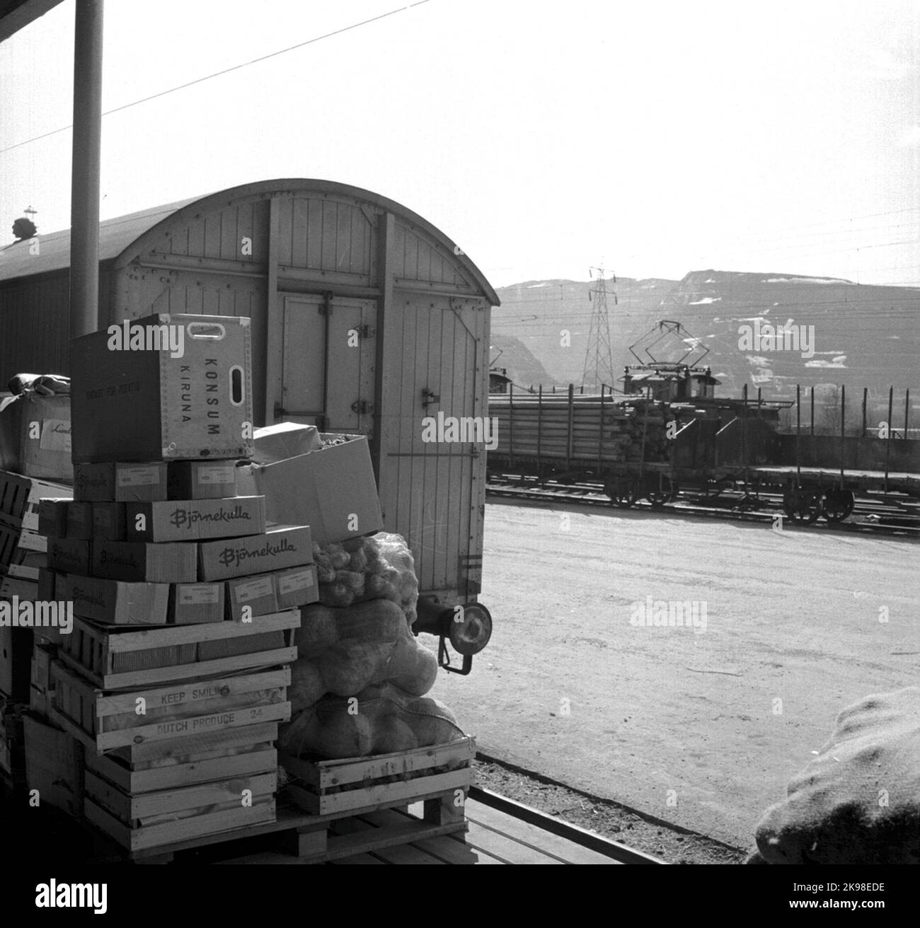 Food distribution network hi-res stock photography and images - Alamy