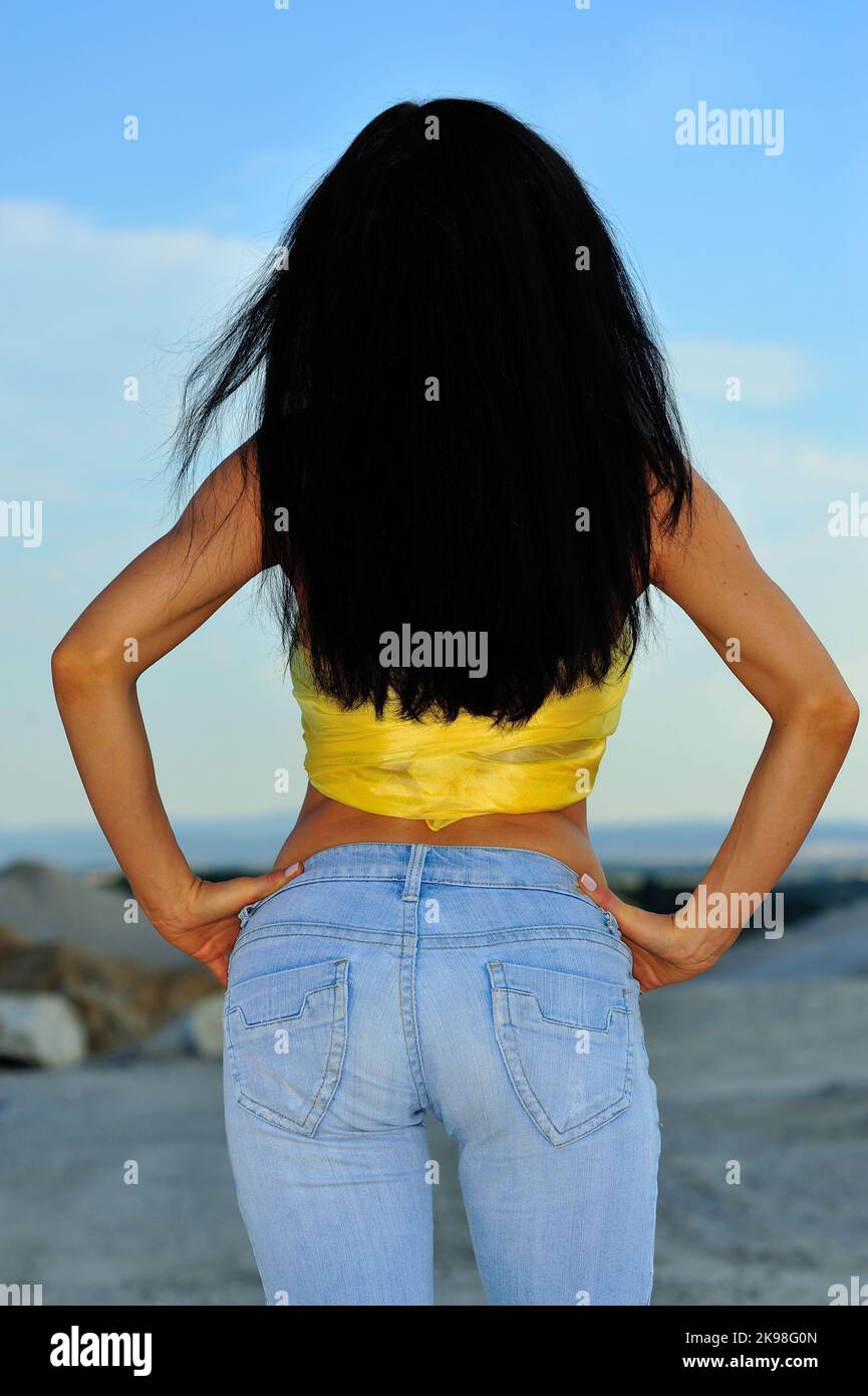 young, women, body language, signal, verbal signals Stock Photo - Alamy