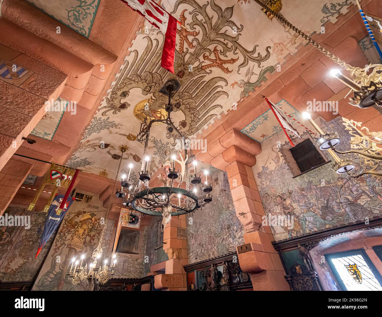 Medieval banquet hall hi-res stock photography and images - Alamy