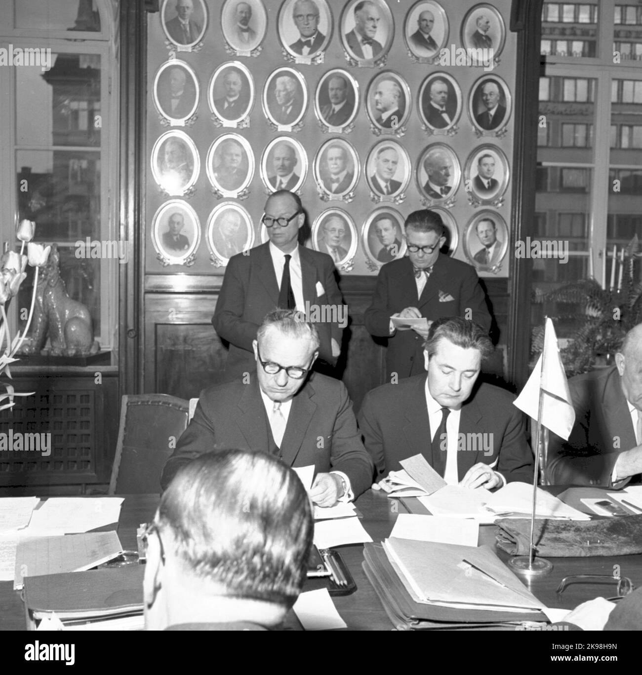 Plenary meeting Black and White Stock Photos & Images - Alamy