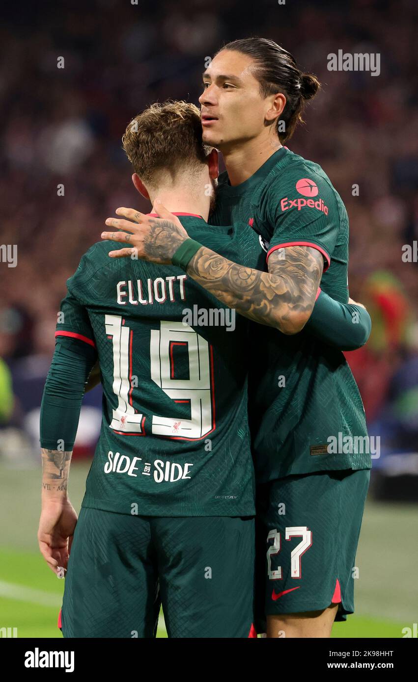 Darwin Nunez of Liverpool celebrates his goal with Harvey Elliott of ...